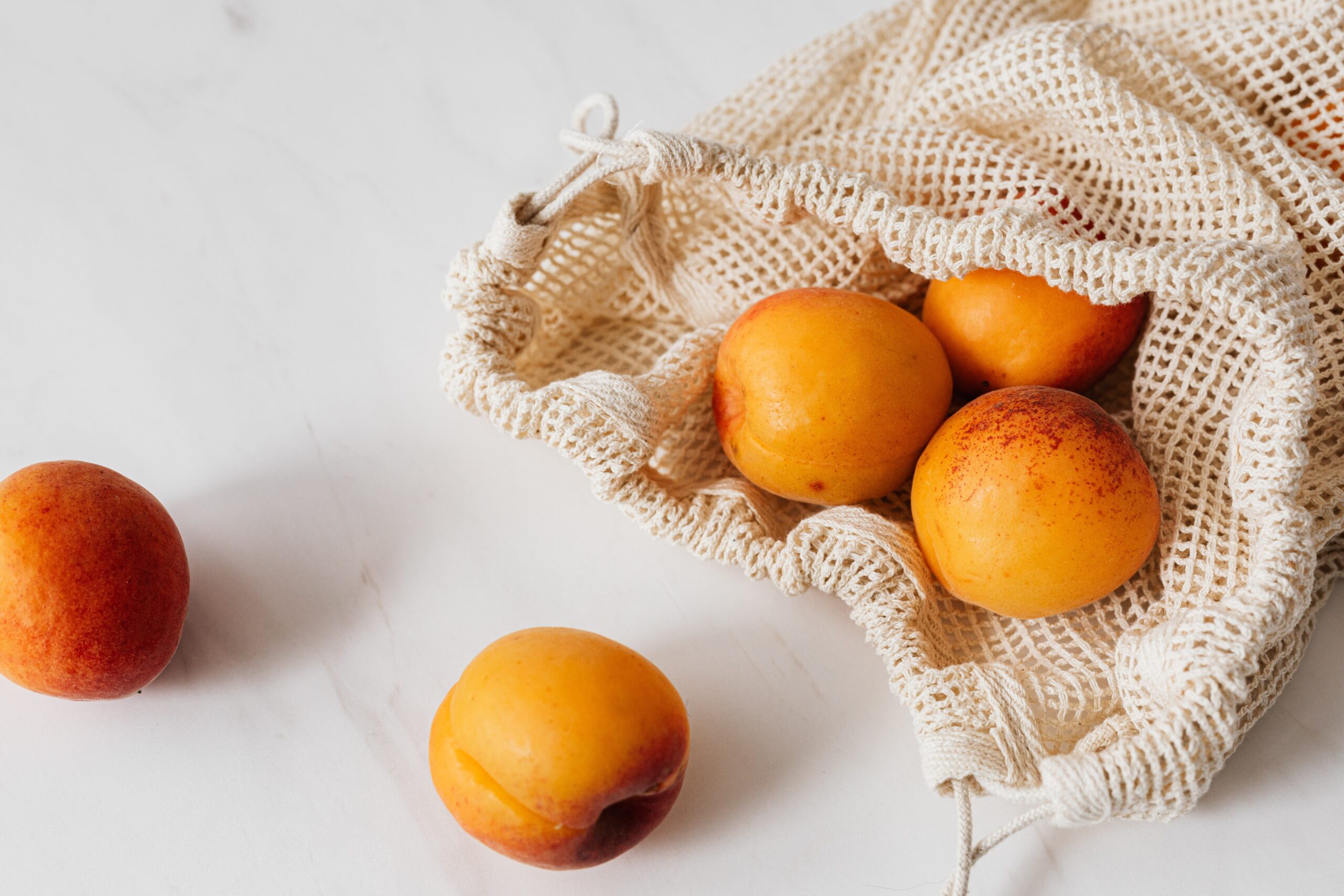The Ultimate Guide to Hosting a Georgia Peach-Themed Cocktail Party ...